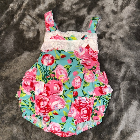 Three Sisters | One Pieces | Htf Three Sisters Rose Delight Bubble Size ...